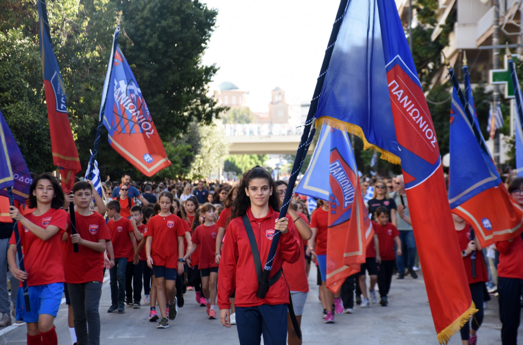 Πλήθος κόσμου και μαθητές τίμησαν την εθνική επέτειο της 28ης Οκτωβρίου ...